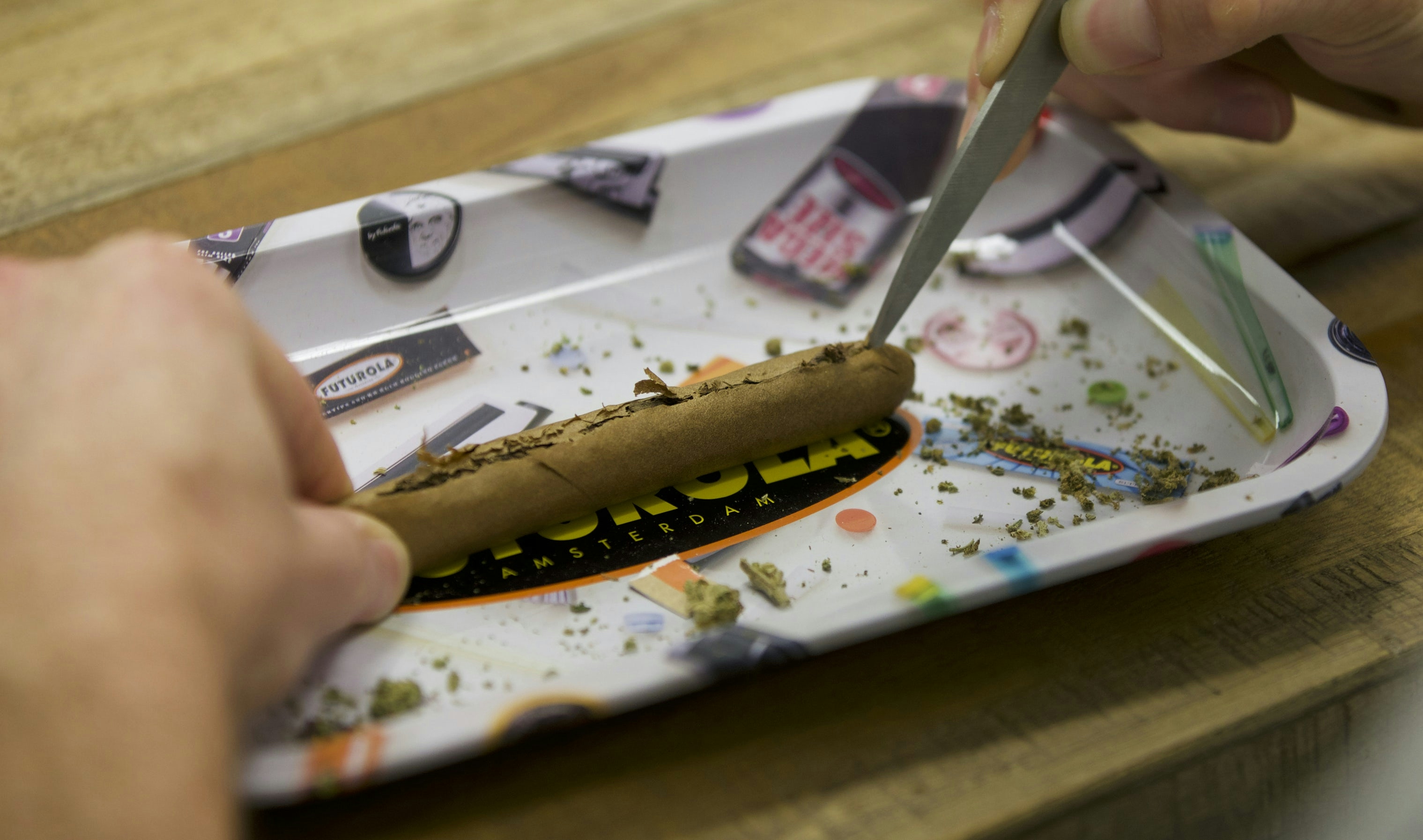 How To Roll A Dutch Master Blunt